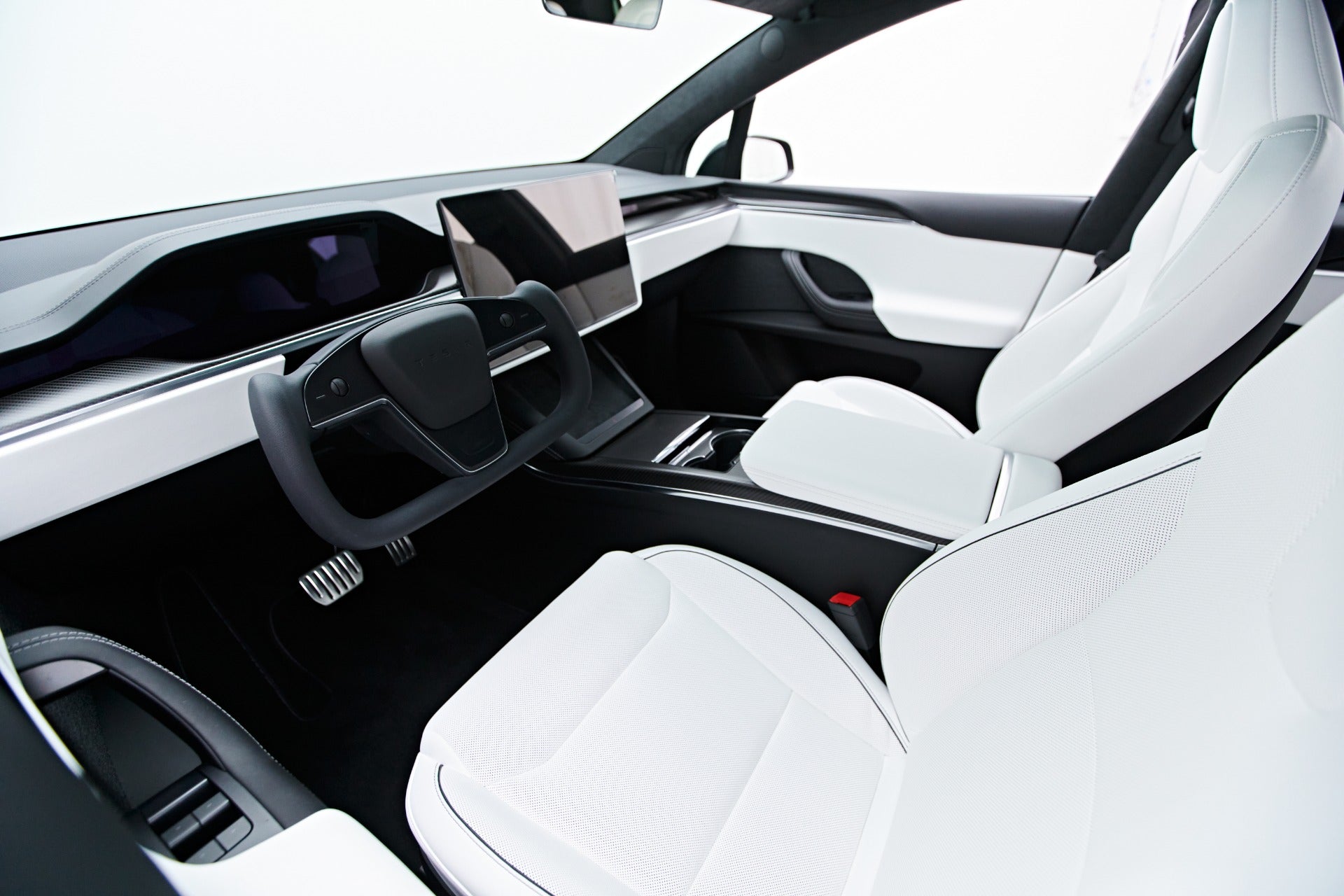 Model X Interior – TEMAI UAE